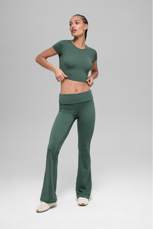 ALO SOFTSCULPT LOW-RISE 7/8 FOLDOVER FLARE LEGGING – ALO Indonesia